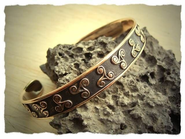 Armreif mit Triskelen - Armschmuck Triskele