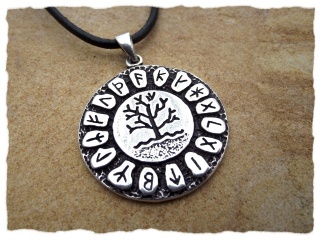 Amulett "Yggdrasil" mit Runen - Aus 925er Silber