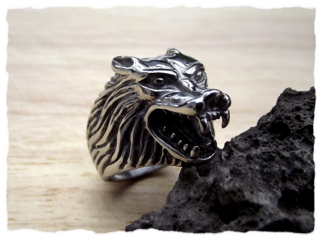 Ring "Wolf" aus Edelstahl - Wolfskopf